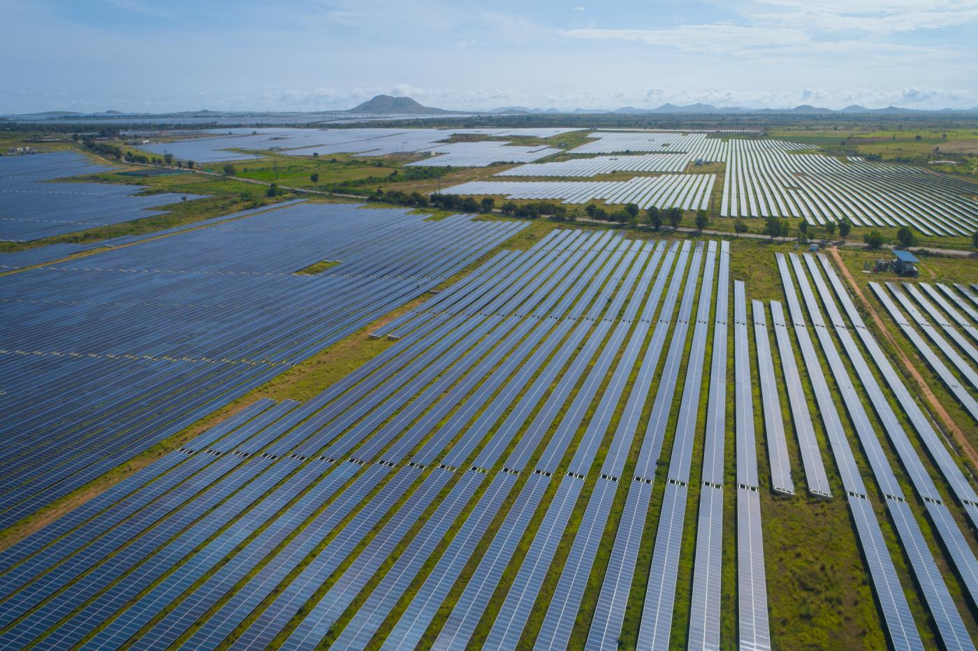 Largest Solar Plants in the U.S. & Globally